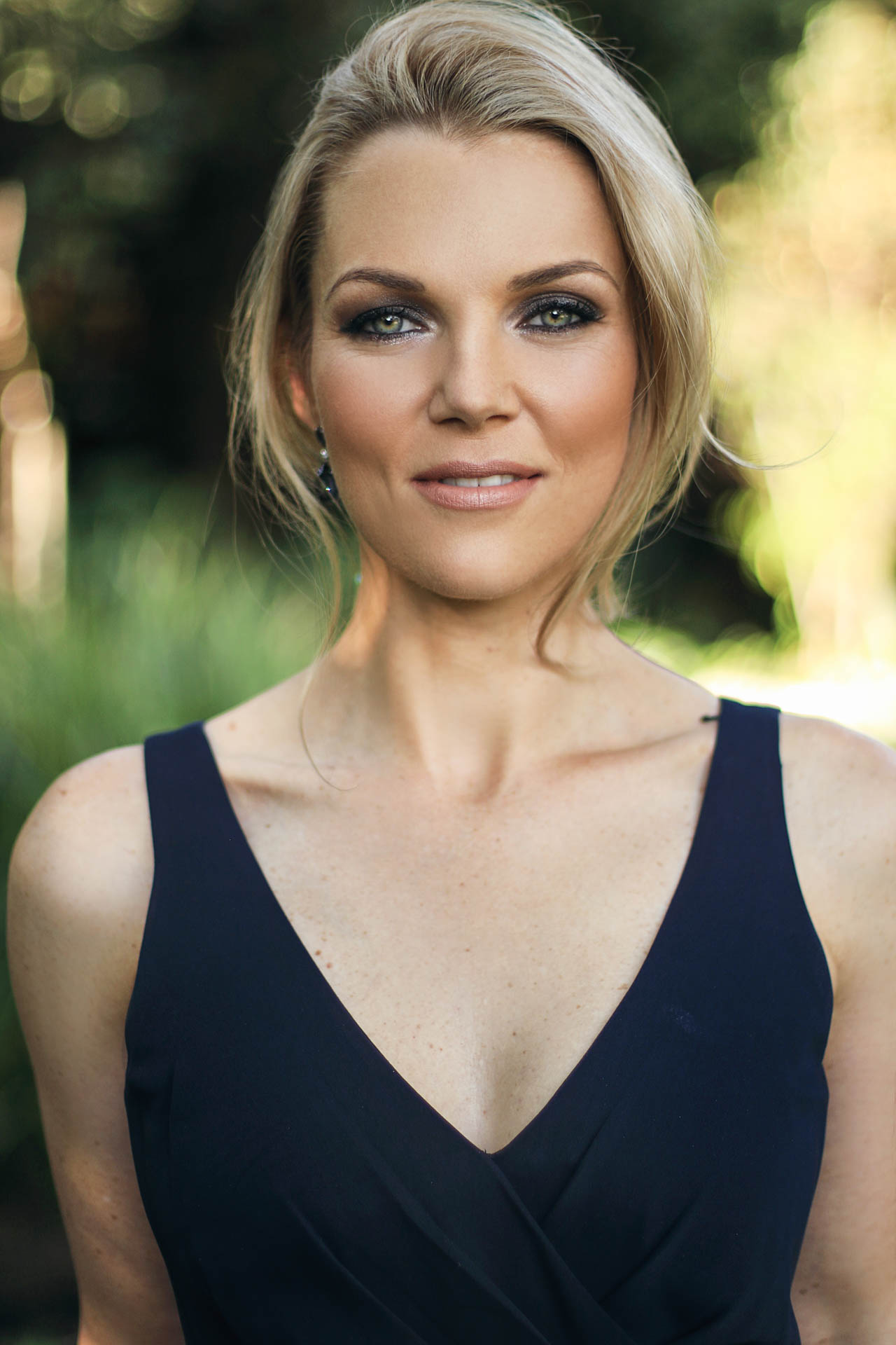 Contact - Nadia Beukes